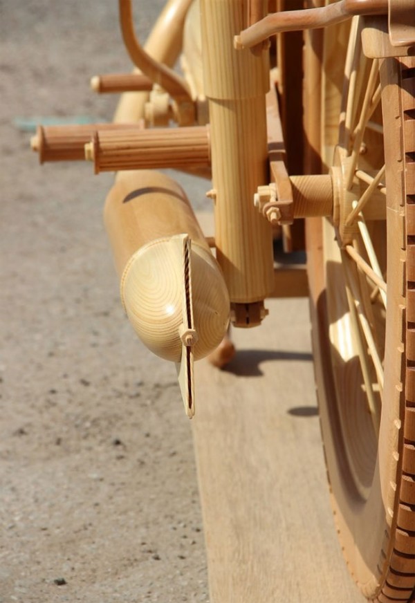 Russian Motor-Head Creates Perfect Life-Size Motorcycle Out of Wood ...