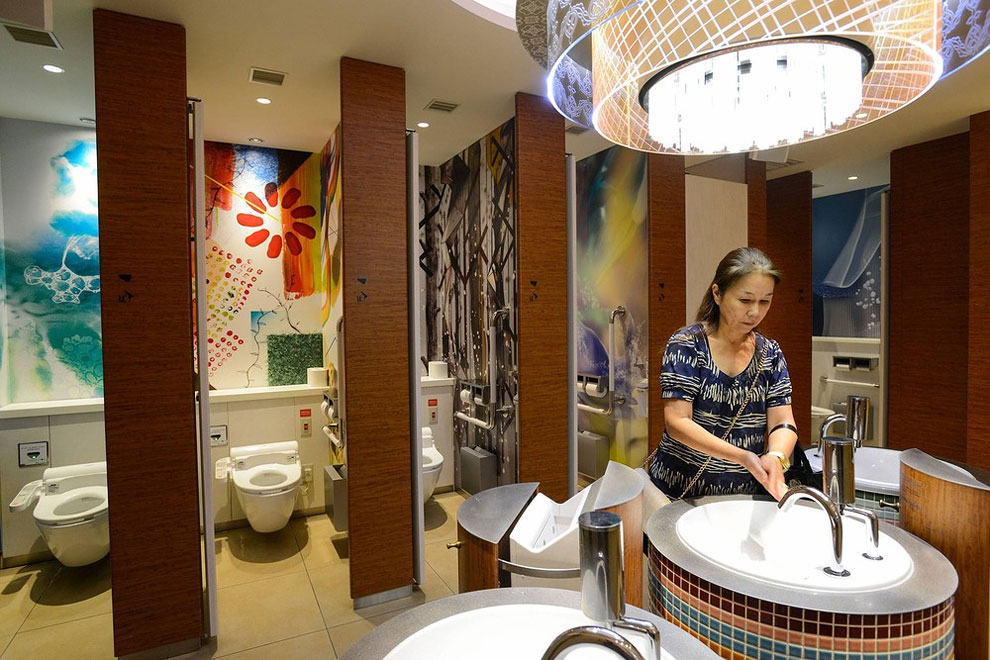 Toilets Around the World » Design You Trust — Design Daily Since 2007