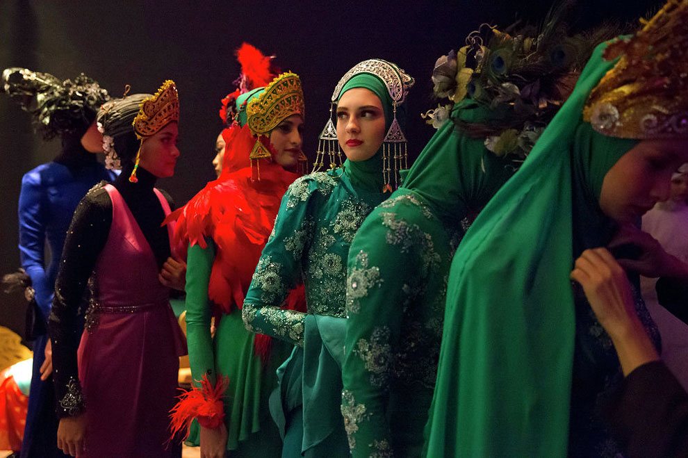 Faith and Style: Islamic Fashion Show in Kuala Lumpur » Design You ...