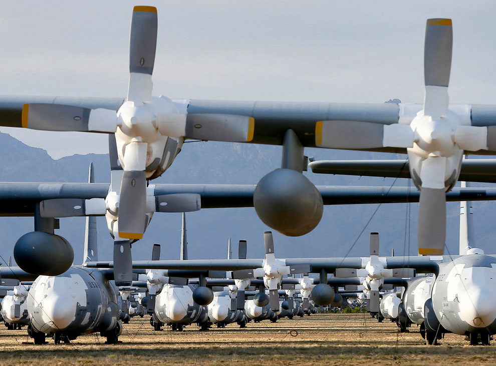 Arizona Desert “Boneyard” – World’s Largest Storage Site for Old ...