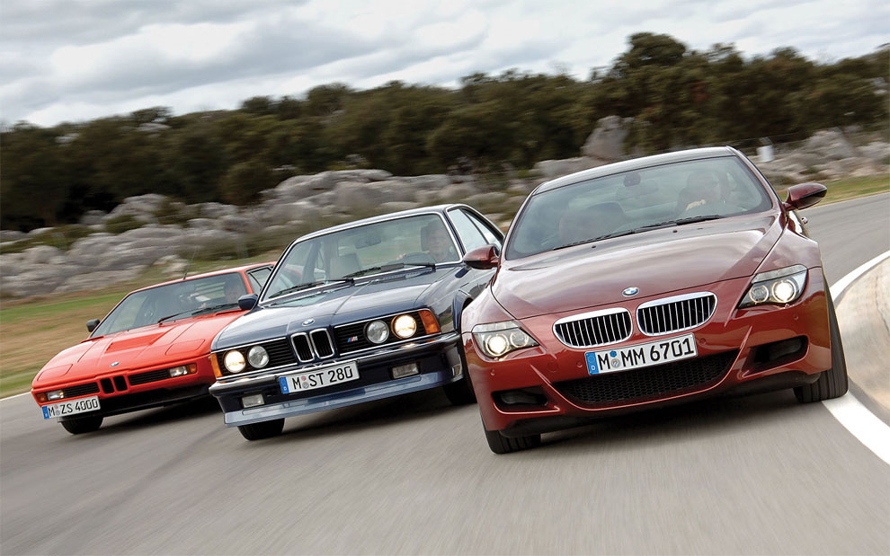 17 Photos Of Classic Cars Next To Their Modern Version » Design You ...