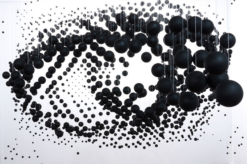 1,252 Floating Balls Form An Eye When Looking From The Right Angle ...