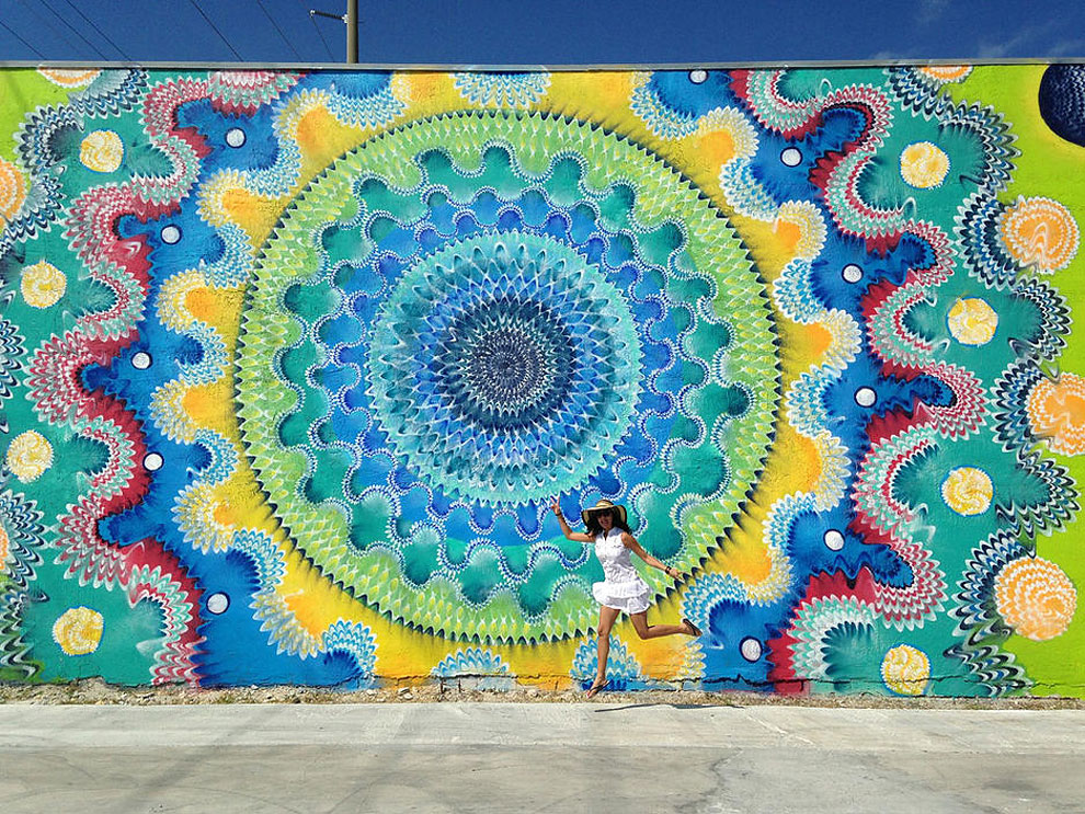 Brightly Colored Murals Mesmerize with Their Hypnotic Abstract Patterns ...