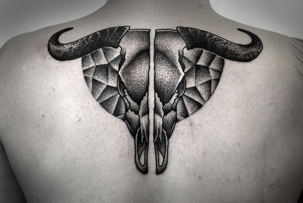 Elegant Greyscale Tattoos By Polish Tattoo Artist Kamil Czapiga ...