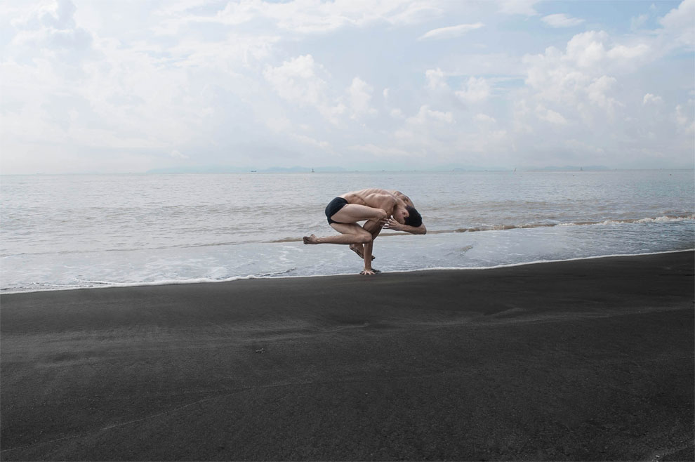 A Photo Serie Where The Dancer And Photographer Arthur Cadre Twist His ...