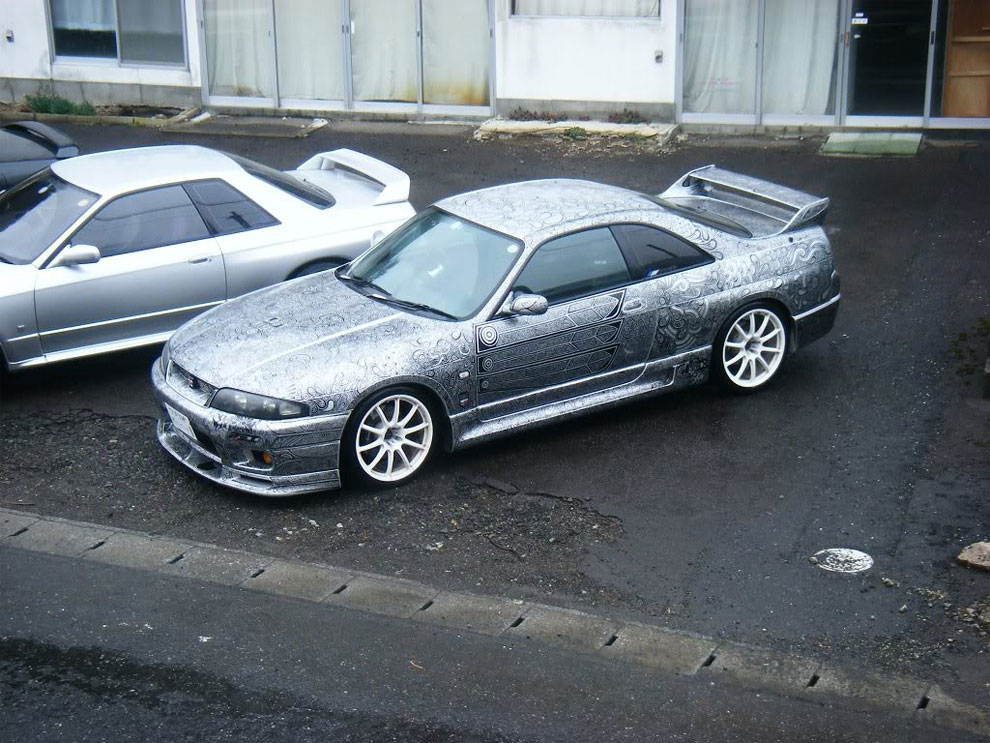 This Guys Lets His Artist Wife Doodle With Sharpie Pen On His Nissan ...