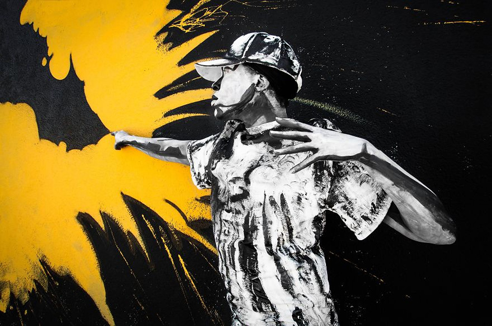 Artist Turns Himself Into A Living Digital Illustration By Using A Body ...