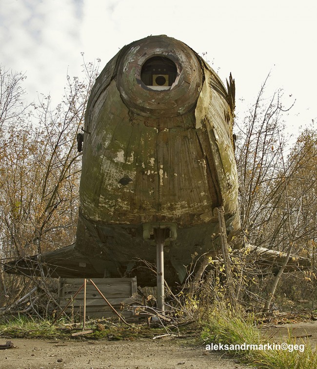 A Photographer Found An Abandoned Wooden Model Of Russian Buran ...