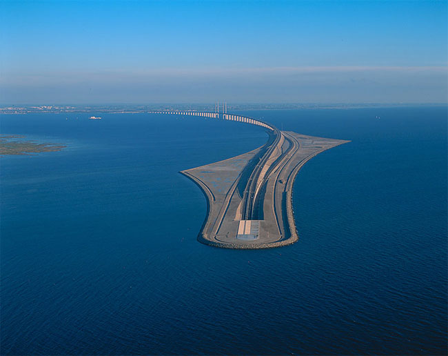 The Unique Bridge Between Sweden and Denmark » Design You Trust ...