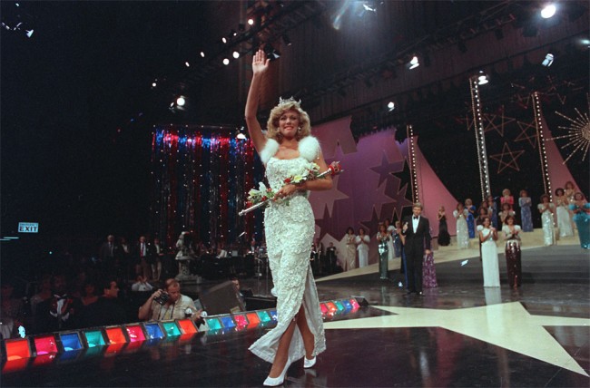 September 15: This Day In Photos From The Past » Design You Trust ...