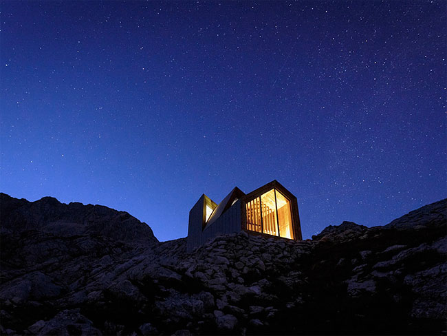 Solitary Wilderness Shelter Provides Warmth to Mountain Hikers » Design ...