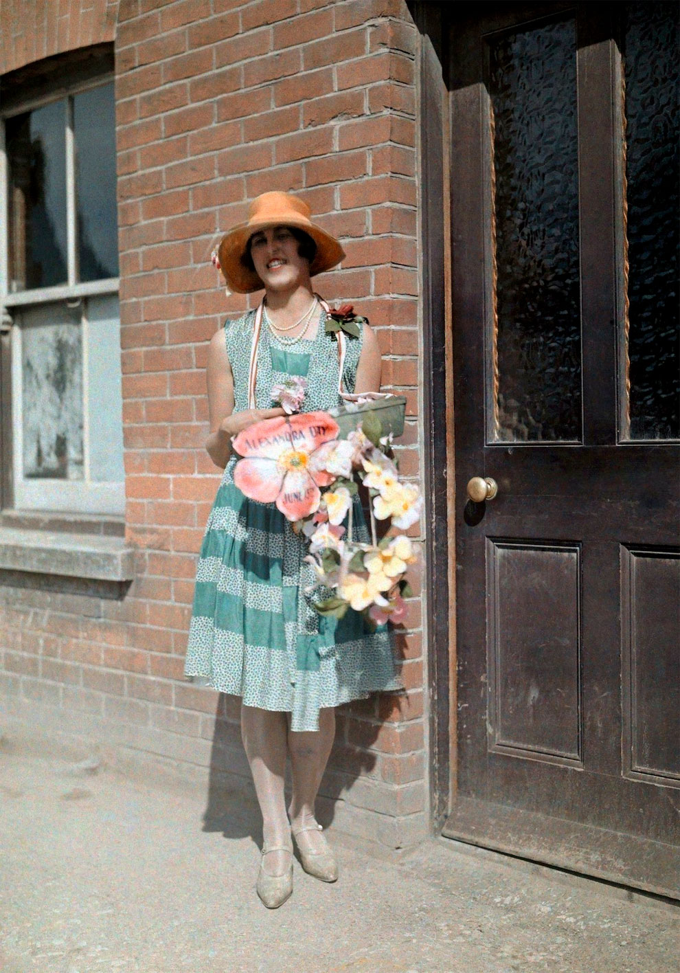 Beautiful Color Photographs Of England During The 1920s » Design You ...