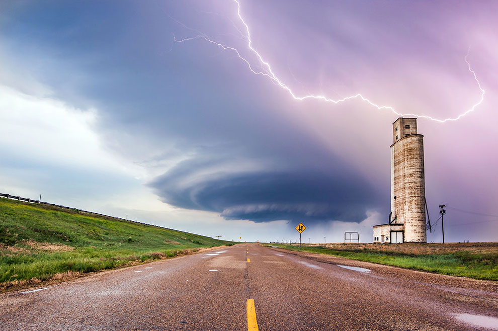 Breathtaking Photos of the Deadly Storms Around the World » Design You ...