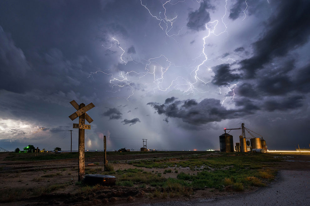 Breathtaking Photos of the Deadly Storms Around the World » Design You ...