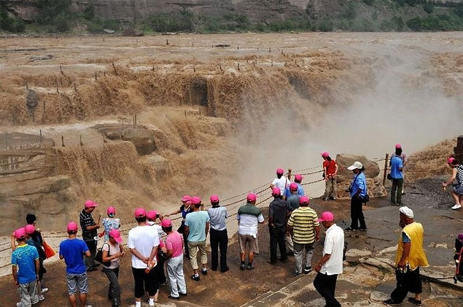 Hukou Waterfall: The Yellow Waterfall » Design You Trust — Design Daily ...
