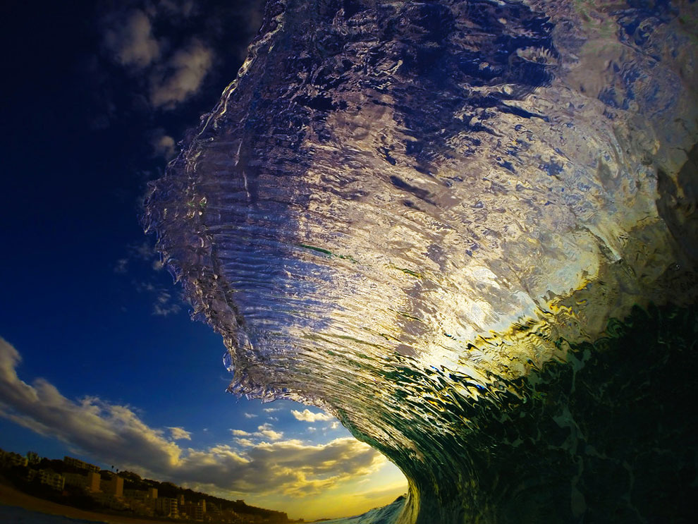 Incredible Images Capture The Raw Beauty Of Waves Breaking Off The ...