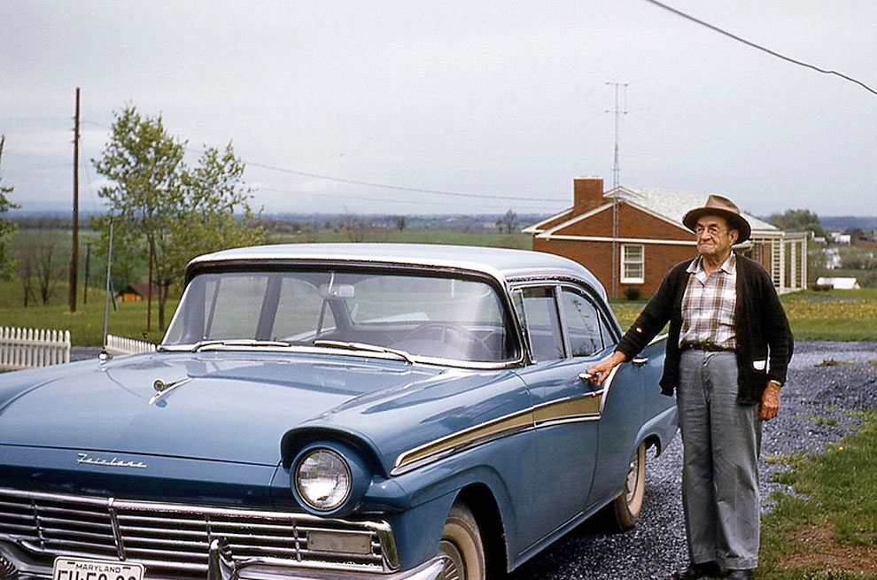 The America We Lost: 77 Amazing Color Photographs Of People Living In ...