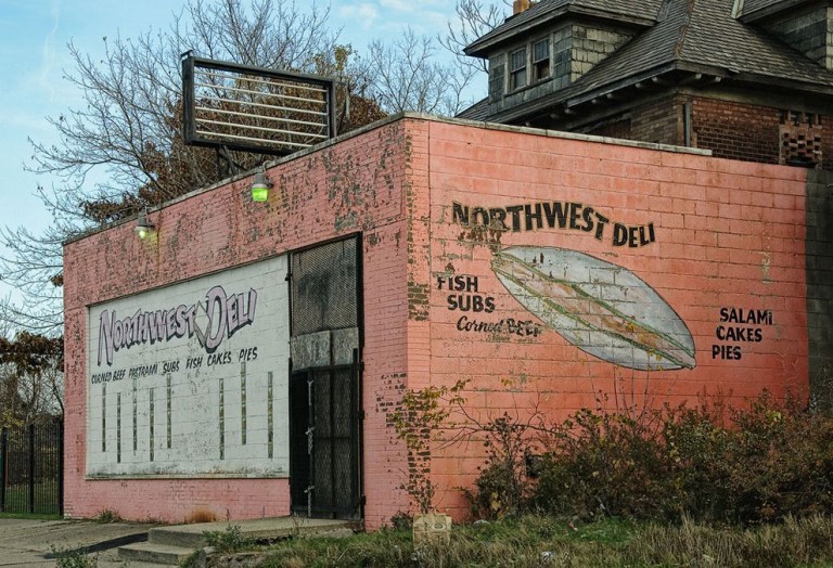 20 Beautiful Photographs Of Urban Decay In Detroit’s Crumbling Ghost ...