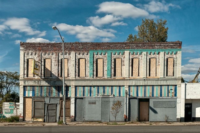 20 Beautiful Photographs Of Urban Decay In Detroit’s Crumbling Ghost ...