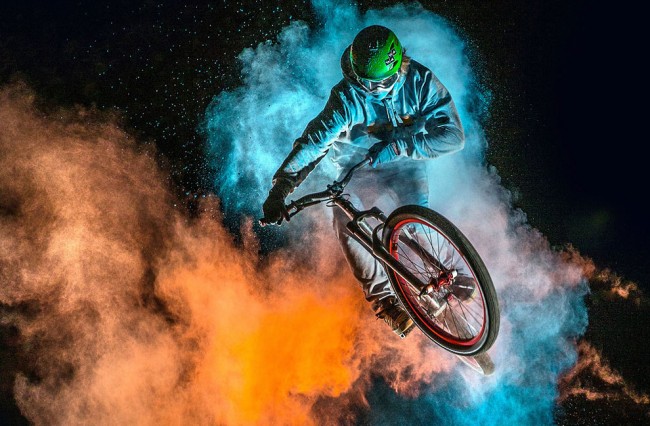 Stunning Action Photos Of Daredevil Bikers Performing Gravity-Defying ...