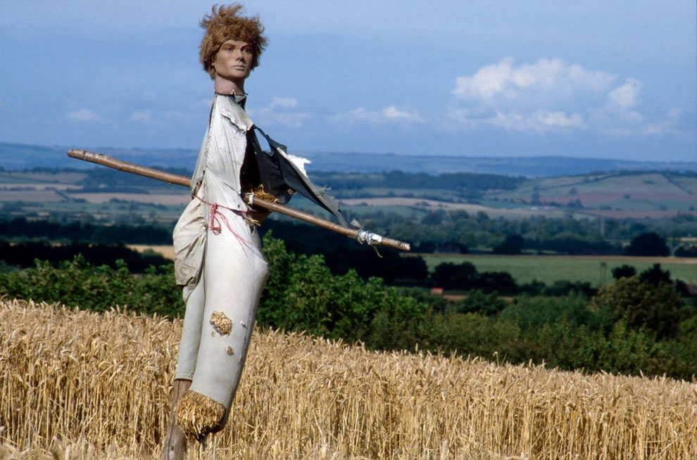 Photographer Captures Terrifying Army Of Scarecrows On The British ...