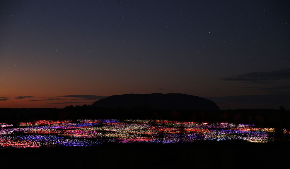 “Field Of Light”: Bruce Munro Creates Fantastic Lighting Installations ...