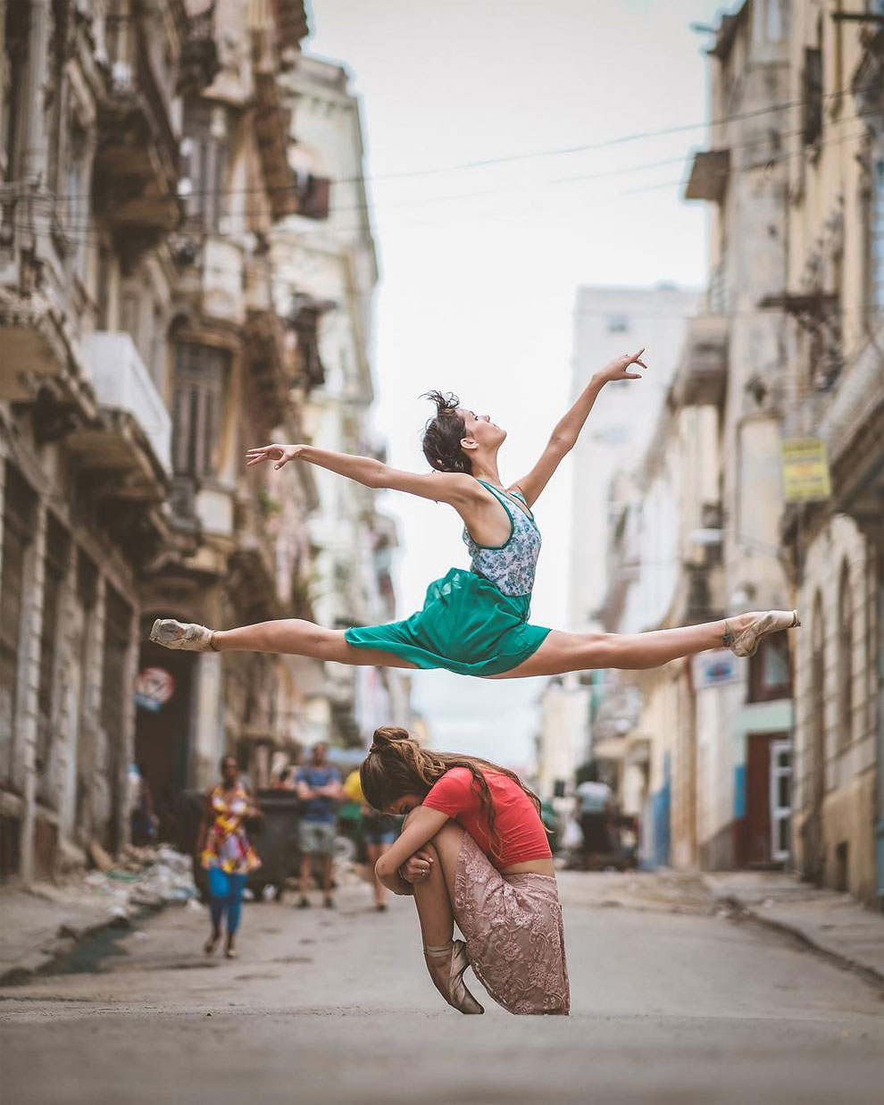 Glorious Photos Of Cuban Ballet Dancers Taking To The Streets » Design ...