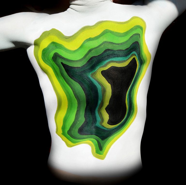 A Talented Body Painter Has Created A Series Of Mind-Bending Illusions ...