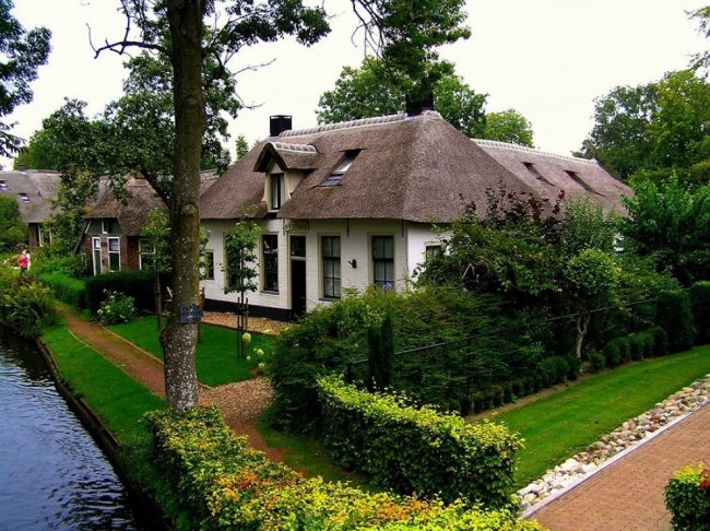 The Wonderful Village Without Roads That You Wish You Never Had To ...