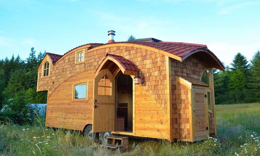 Stunning Moon Dragon Is A Fairytale-Like Tiny House That Goes Off-Grid ...