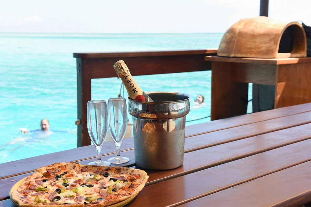 Fiji’s Awesome Floating Bar And Pizzeria » Design You Trust — Design ...
