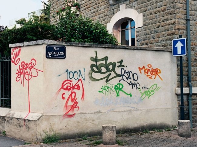 Guy Paints Over Shit Graffiti And Makes It Legible » Design You Trust ...