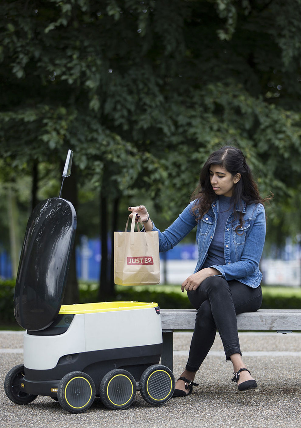 JUST EAT Pilots Robots To Deliver Food From Restaurants » Design You ...