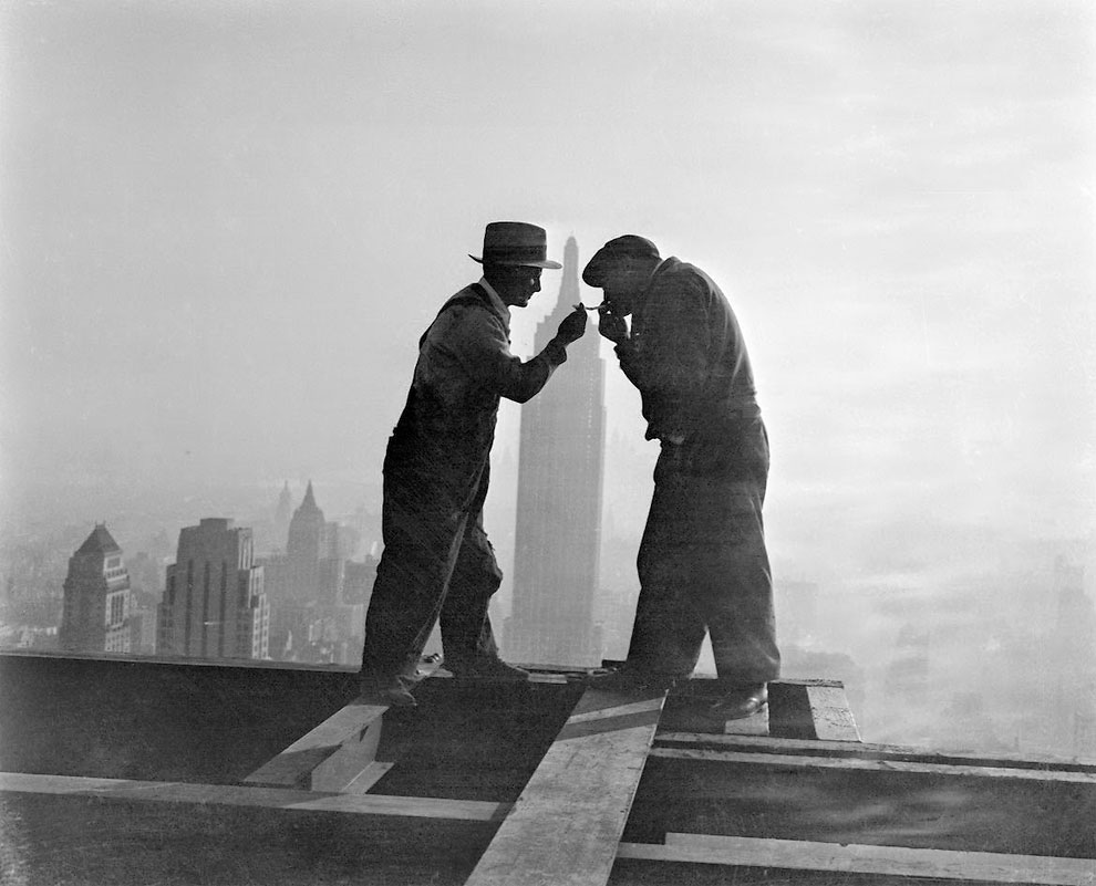 Amazing Vintage Photographs That Show The Dangers Of Constructing The ...