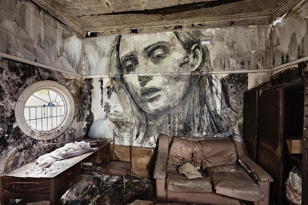Artist Shows Off The Fleeting Nature Of Beauty With Crumbling Portraits ...