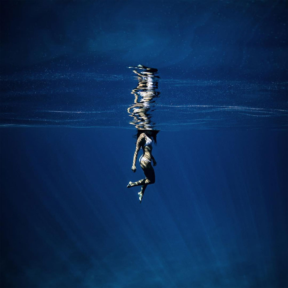 Meet Rava Ray, The Sexy Queen Of The Stingrays » Design You Trust ...