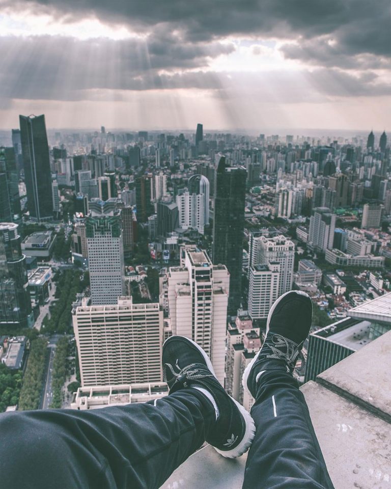 Breathtaking Rooftop Shots From Skyscrapers Of Shanghai By Oliver Shou ...