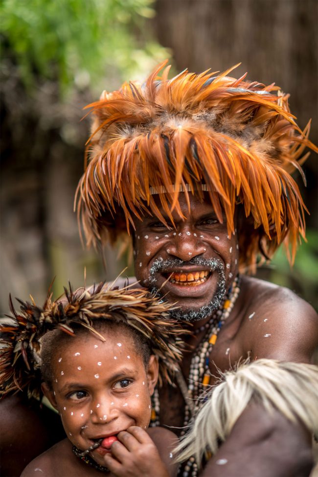 A Look Inside One Of The World’s Most Isolated Tribes With Incredible ...
