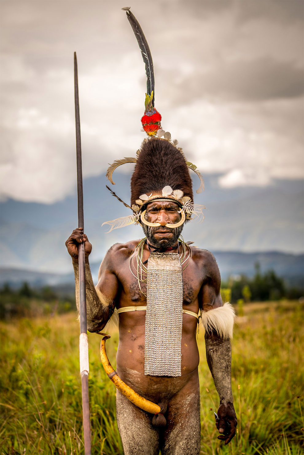 A Look Inside One Of The World’s Most Isolated Tribes With Incredible ...