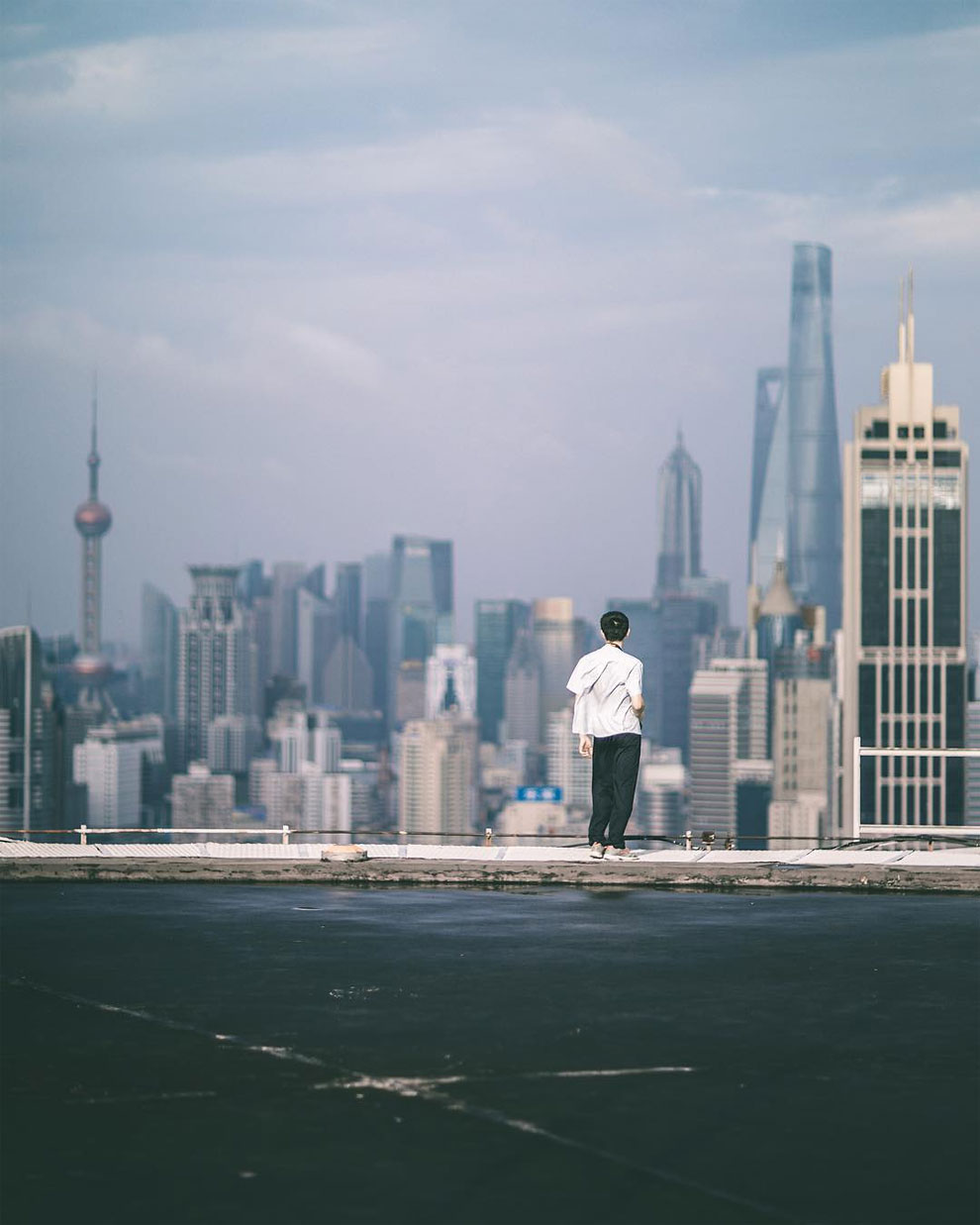 Breathtaking Rooftop Shots From Skyscrapers Of Shanghai By Oliver Shou ...