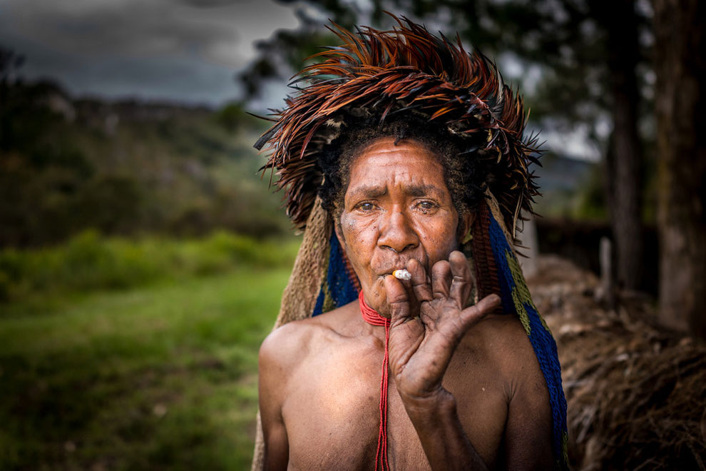 A Look Inside One Of The World’s Most Isolated Tribes With Incredible ...