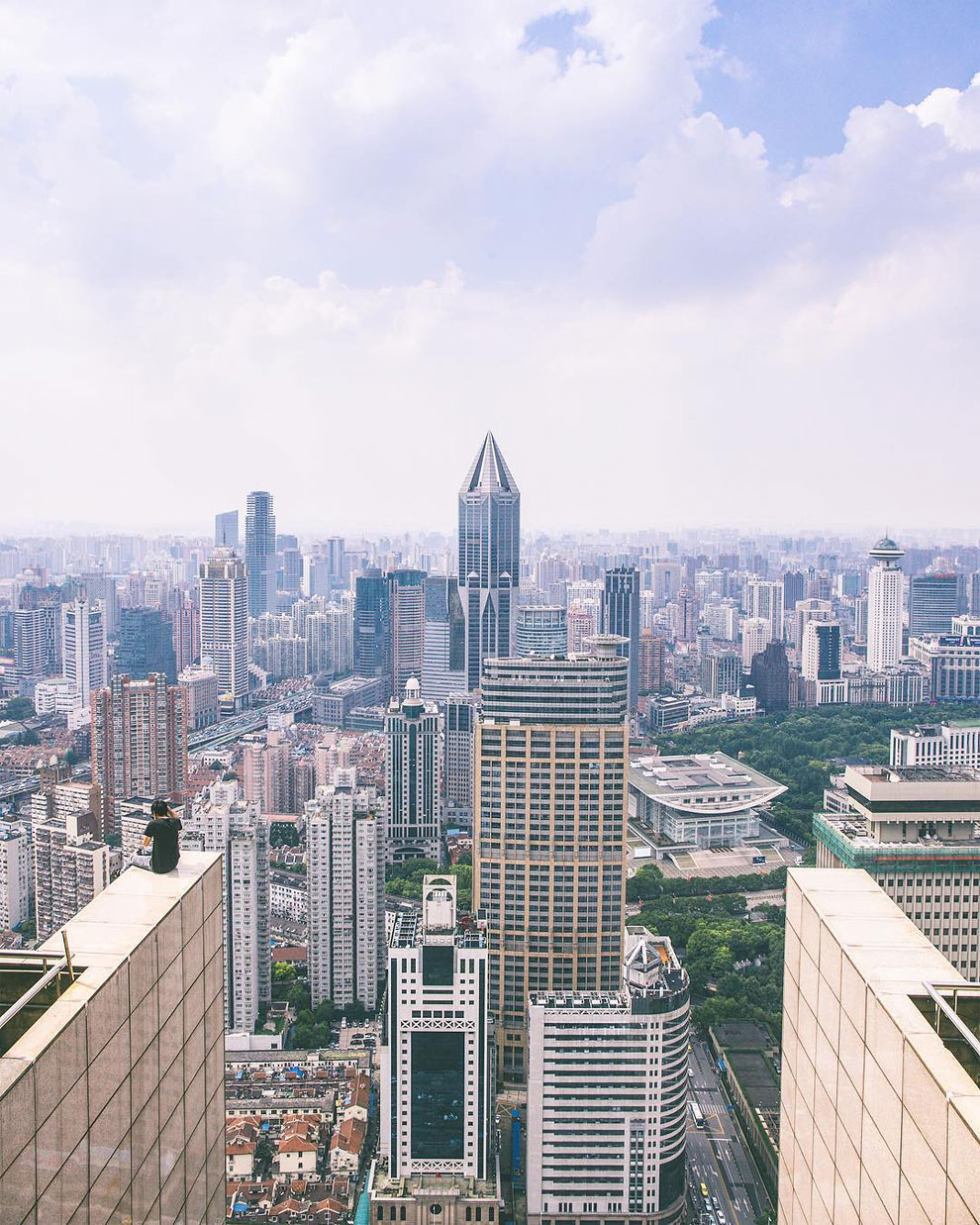 Breathtaking Rooftop Shots From Skyscrapers Of Shanghai By Oliver Shou ...