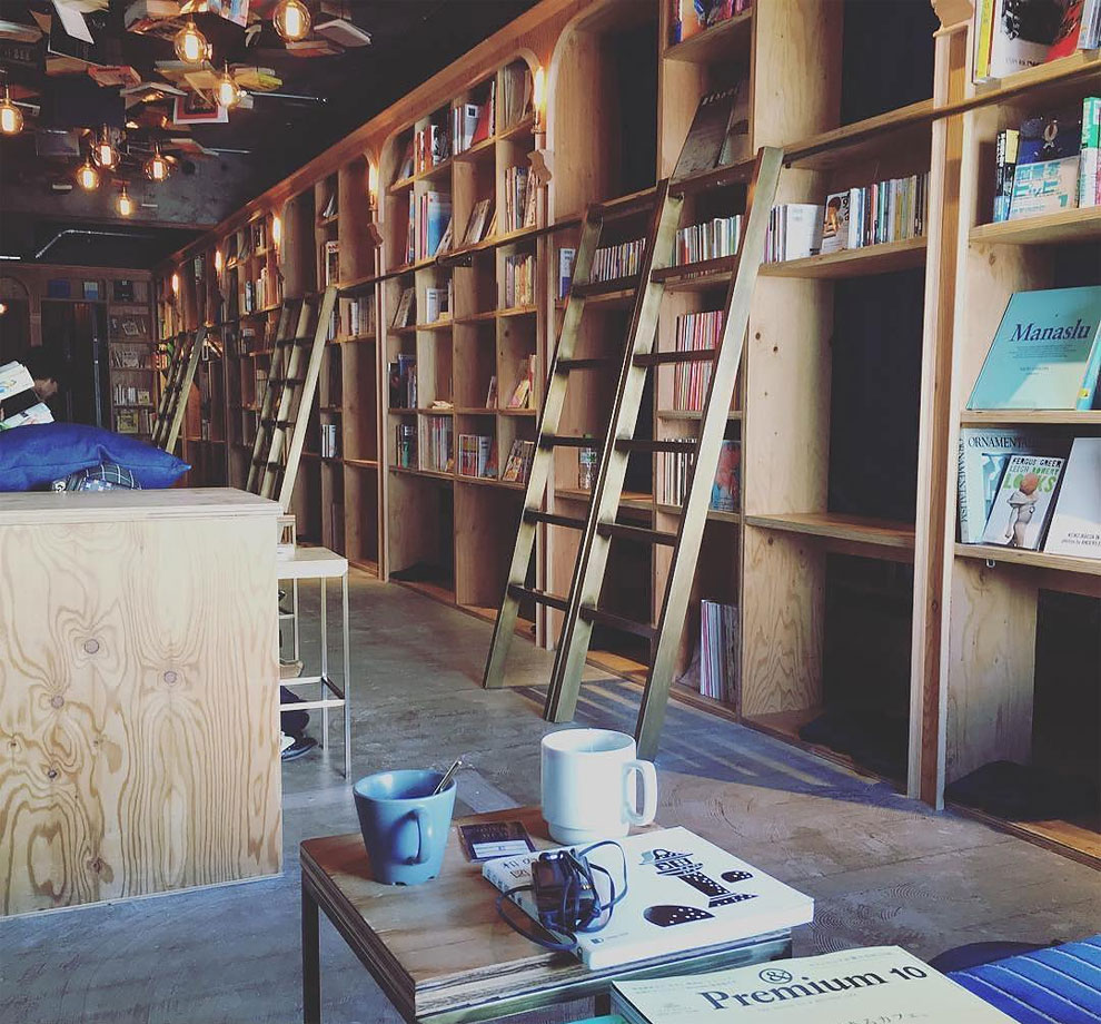 Sleep In A Bookshelf With 5000 Books In Kyoto’s New Bookstore-Themed ...