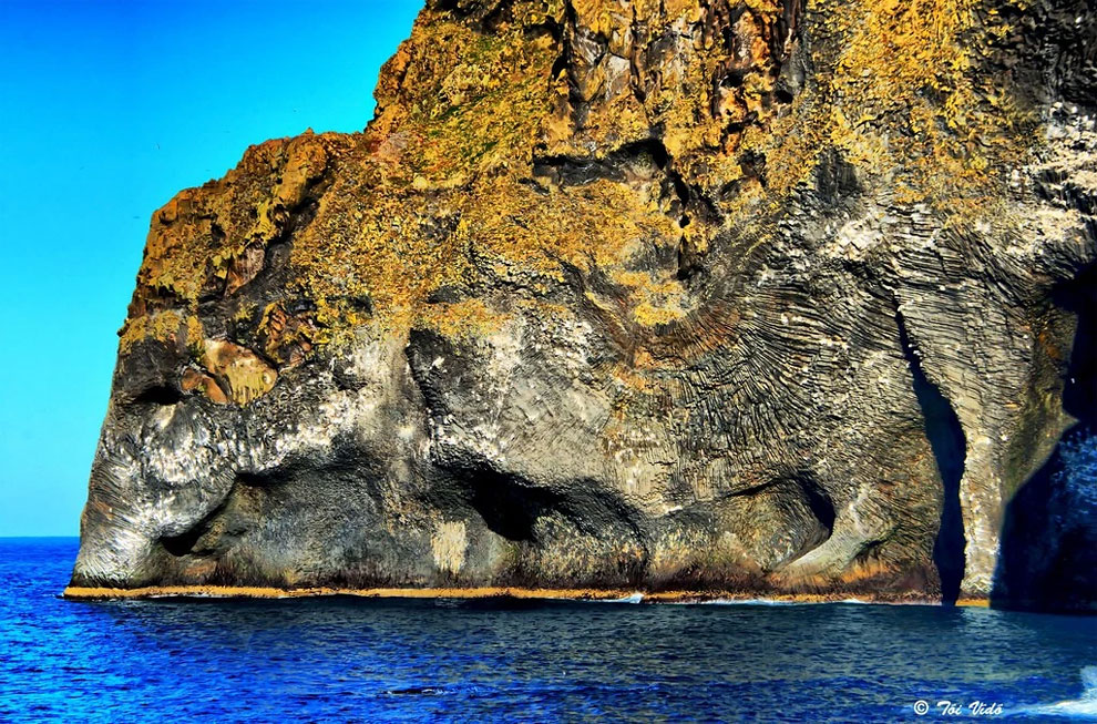 Naturally Erupted Elephant Rock In Iceland » Design You Trust — Design ...