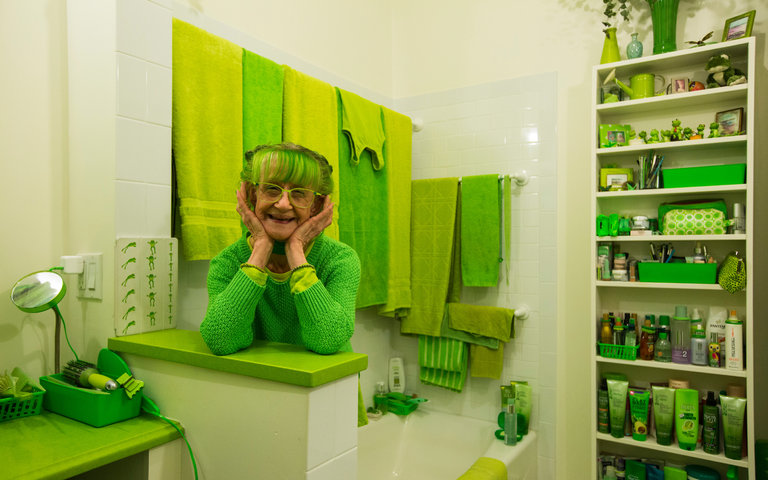 The Green Lady Of Carroll Gardens Has Been Wearing Only Green For The ...