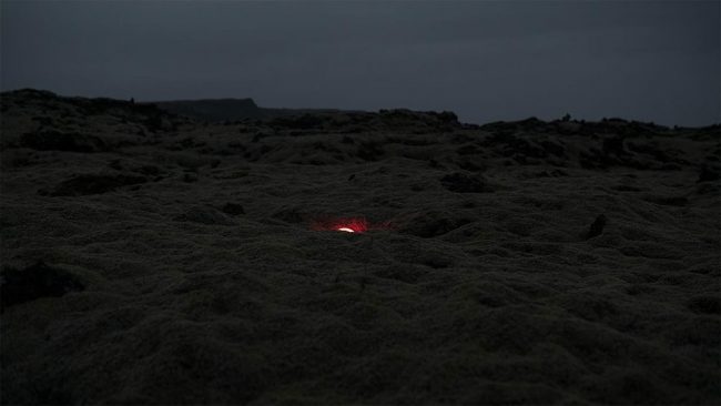 Minimalist Graphic Light Sculptures Turn Night Landscapes Into Alien ...