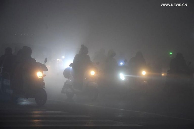 Terrifying Photos From Streets Of China Covered With A Deadly Fog ...