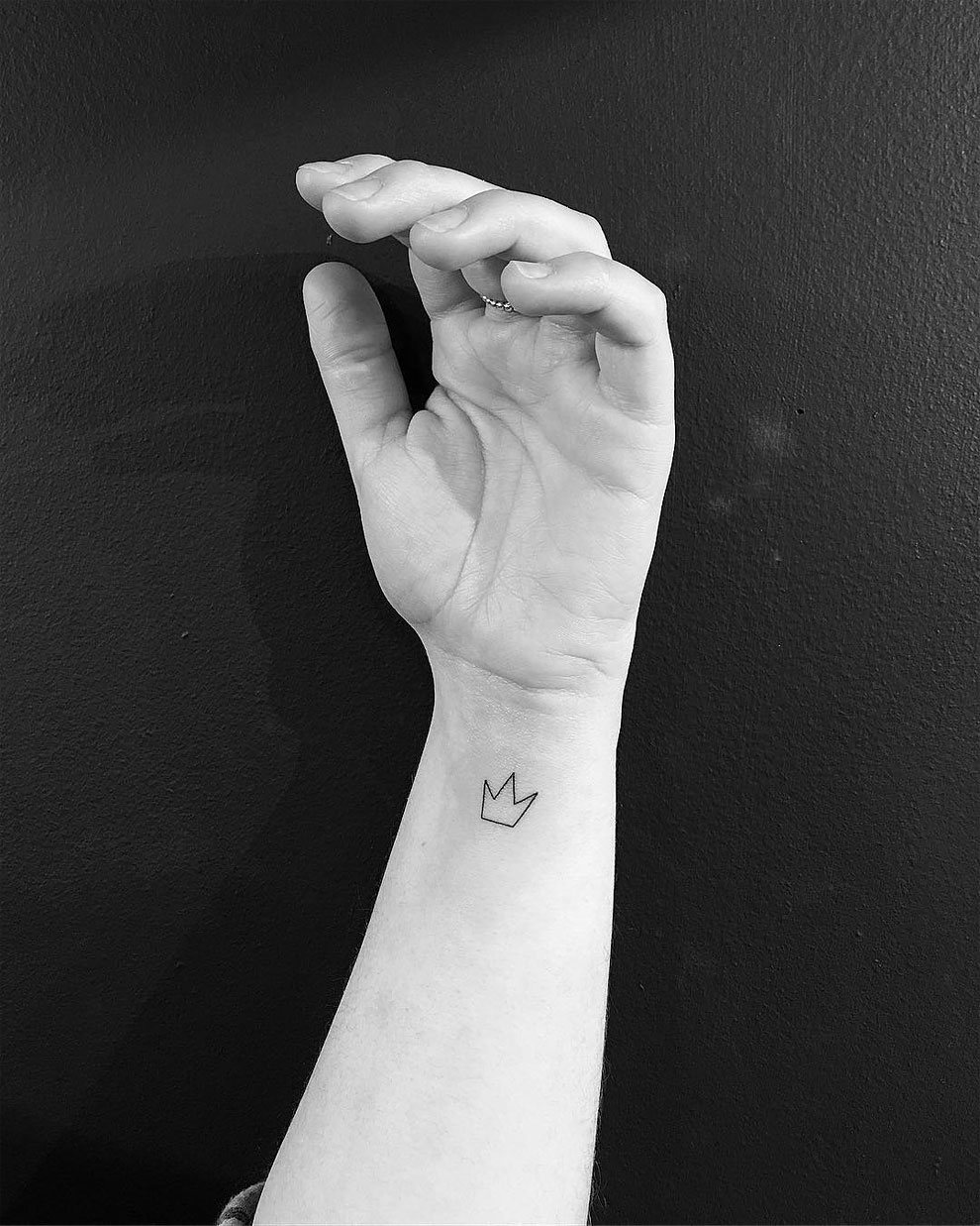 Tiny, Super Minimalist Tattoos That Are Subtle But Striking » Design ...