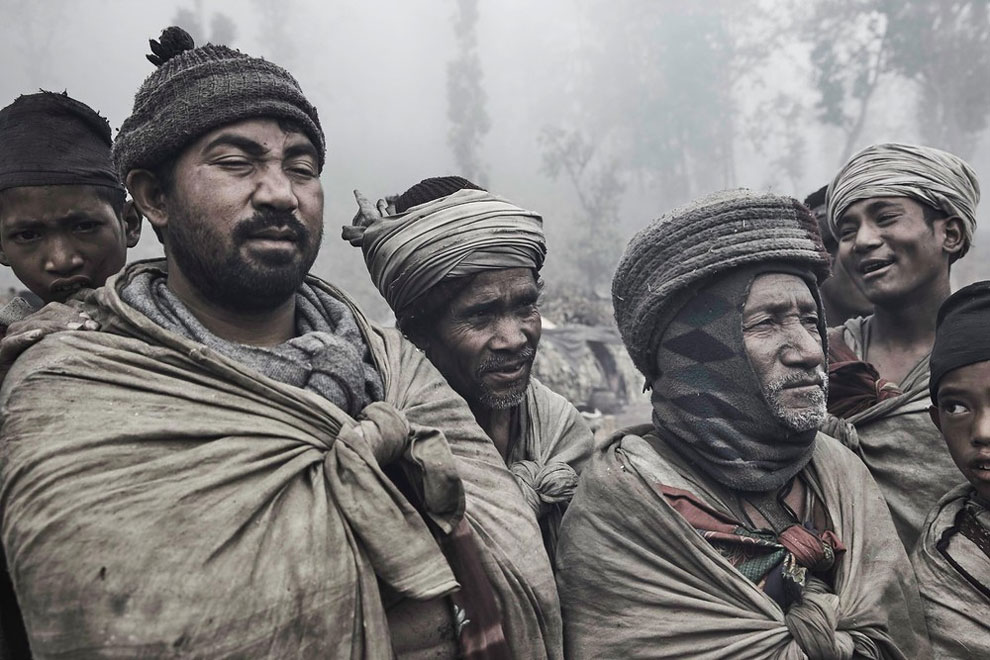 The Kings Of The Forest – Photographer Spent 3 Days In Nepal To ...