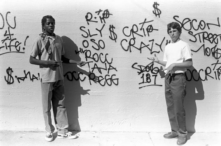 Incredible Photos Show LA’s Notorious Crips Gangsters Posing With Drugs ...